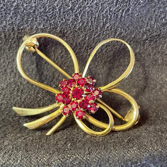 Jewelry | Goldtone Red Glass Brooch | Poshmark